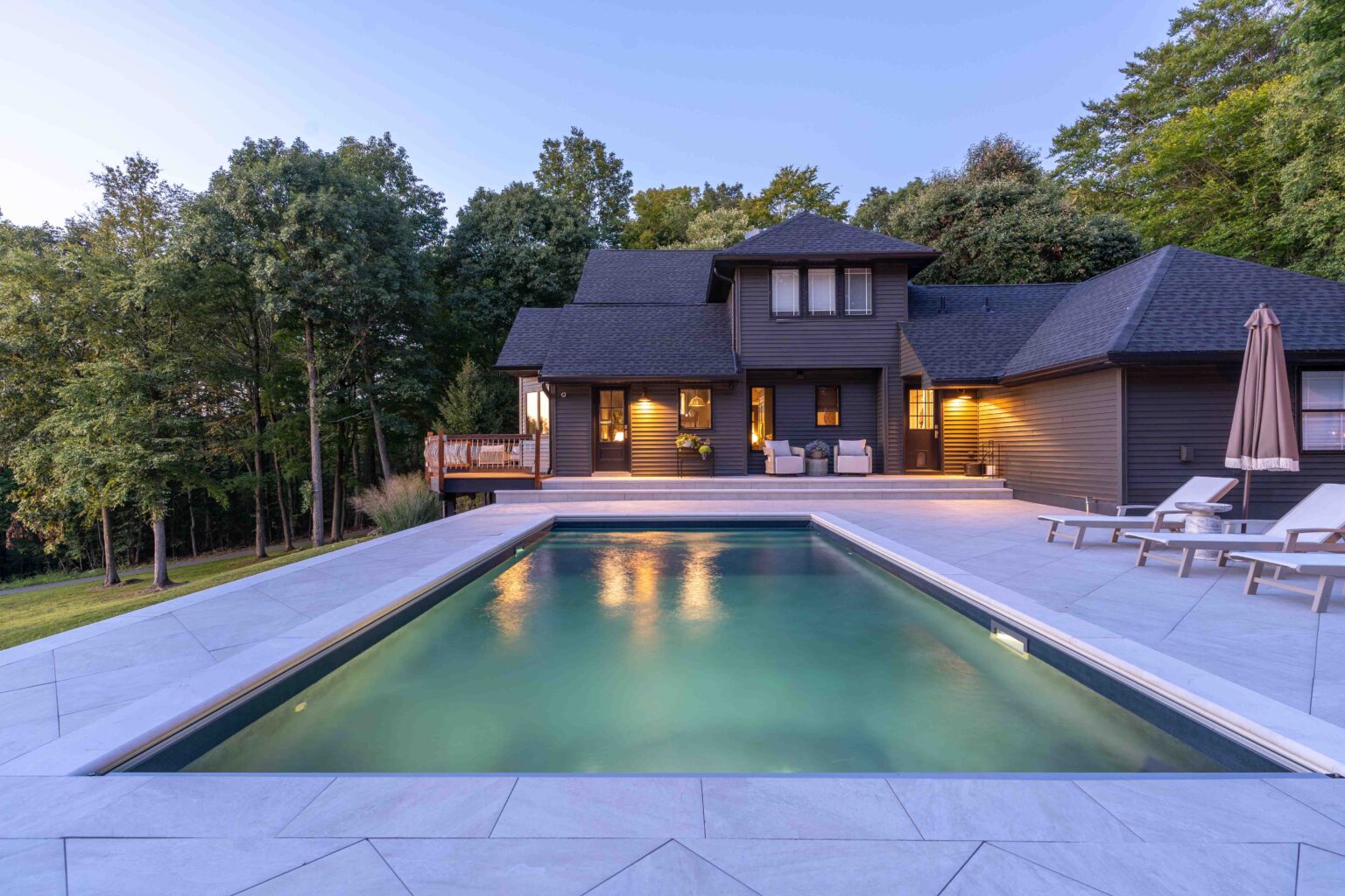 Nest Porcelain Pavers with Crema Winter Marble Copings