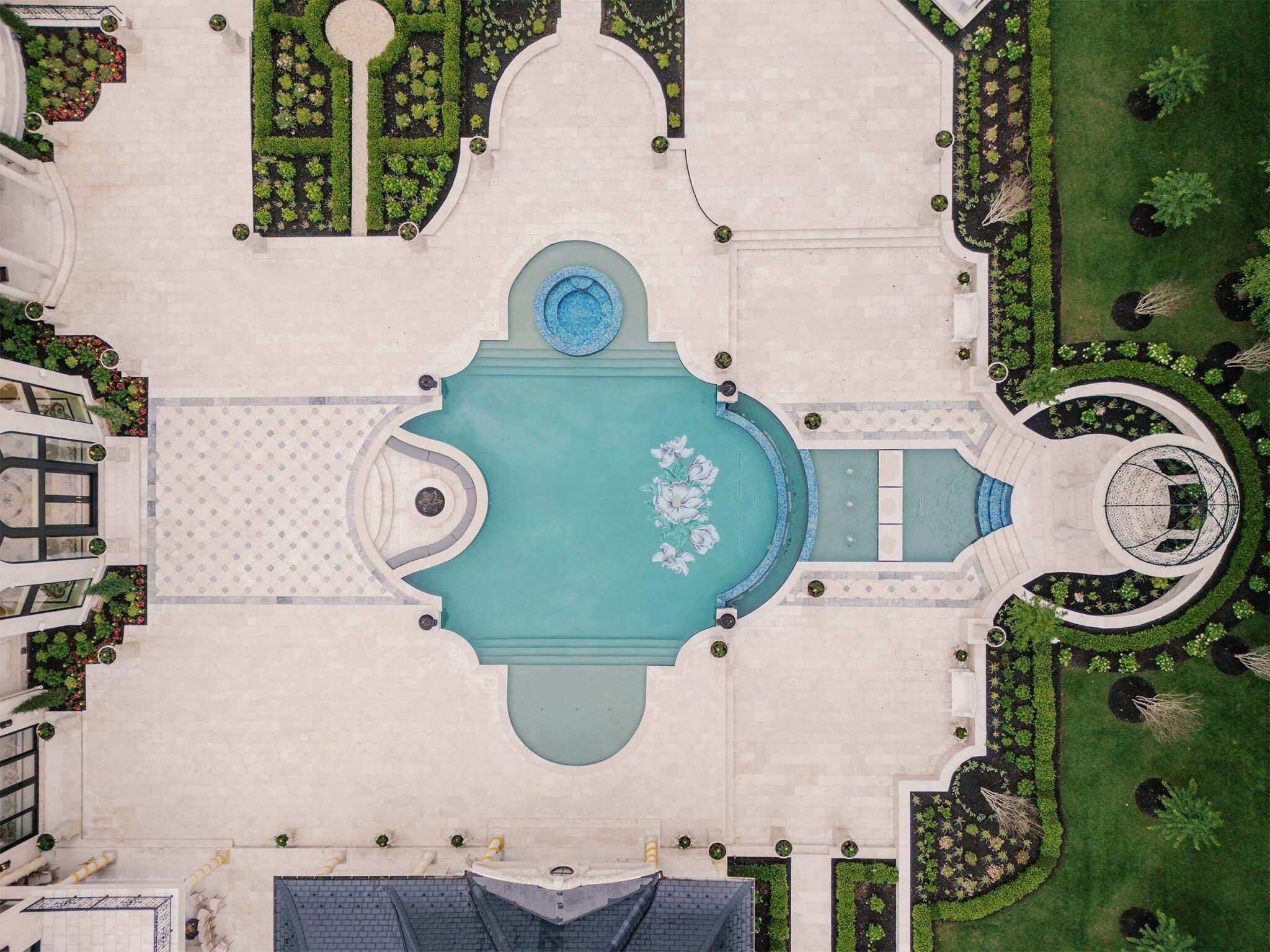 Aegean Cream Pietra Grey: Riverbend Mansion Marble Poolscape